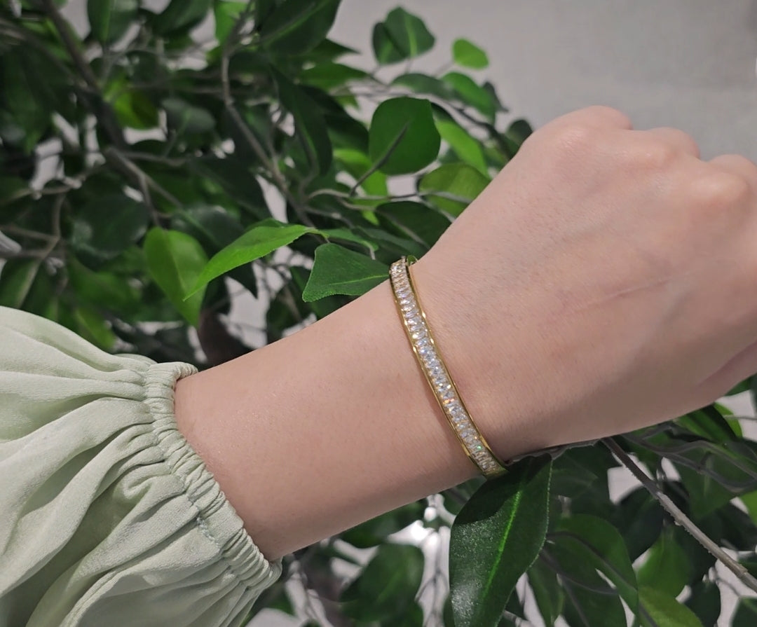 Gem Snap Cuffs – E L E V A T E