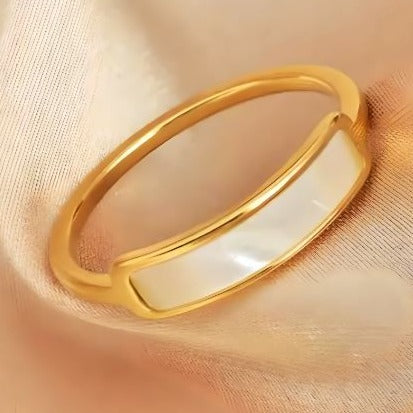 White Shell Kera Ring – E L E V A T E